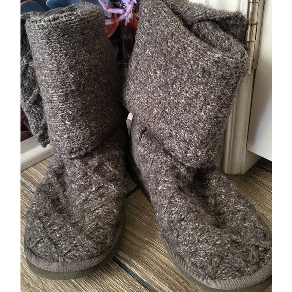 UGG | Shoes | Ugg Australia Cozy Sheep Skin Boots 6 | Poshmark